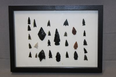 Indiens d'Amérique du Nord : Ensemble de 28 pointes de fl... - 84914442 ...