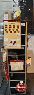 Batch of objects found on the rotating display, key rings... - 85091714 ...