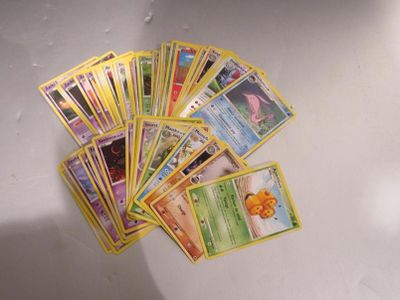 216 - POKEMON - LOT DE 50 CARTES FR. DONT BRILLANTES EN... - 85194681 ...