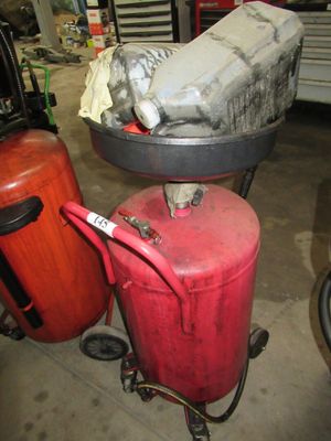 Red oil fountain, round bowl ON-SITE EXHIBITION: t... - 84089033-145 ...