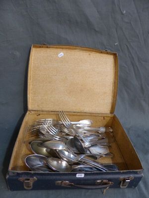 Partie de ménagère en métal argenté modèle filet + cuille... - 85042826 ...