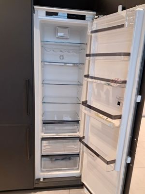 BOSCH single-door integrated refrigerator, model KIR81SDD... - 84995345 ...