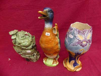 Vase 1900 en barbotine décor iris. H : 24 cm (petits fê... - 85071712-904 | Interencheres.com